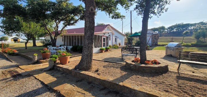 Ranch Stay In The Groom House With Horse Stalls - Palo Pinto Mountains State Park, Texas