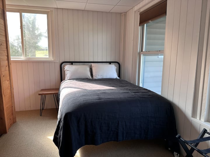 Shangri La Hotel - Room 11 - Sackets Harbor, NY