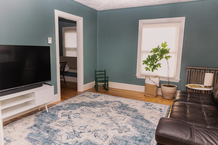 Spacious Duplex In South Portland - Portland
