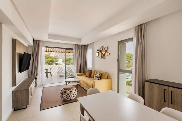 One Bedroom Apartment Terrace & Beach Access - Al Hoceïma