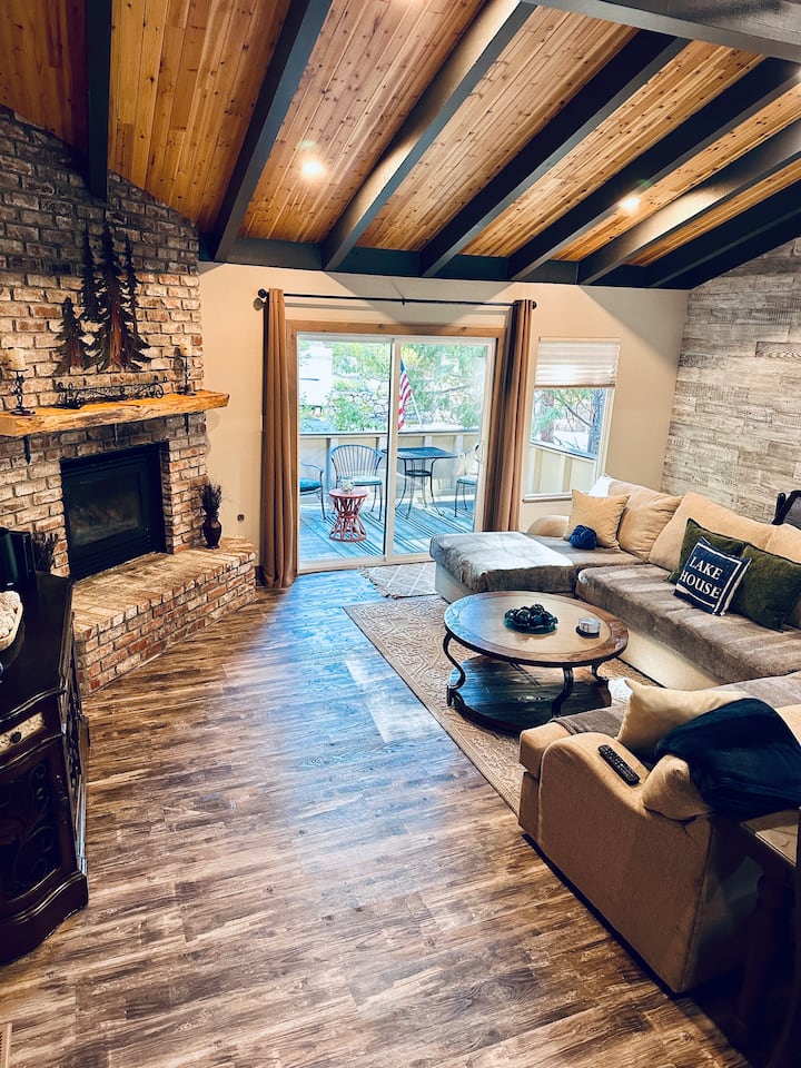 Pet-friendly Condo: Ski Shuttle Beach & Fire Place - インクライン・ビレッジ, NV
