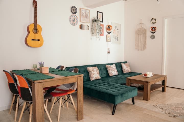 Villager's Art Apt|your Stylish Airport Escape - Rhodes Airport (RHO)