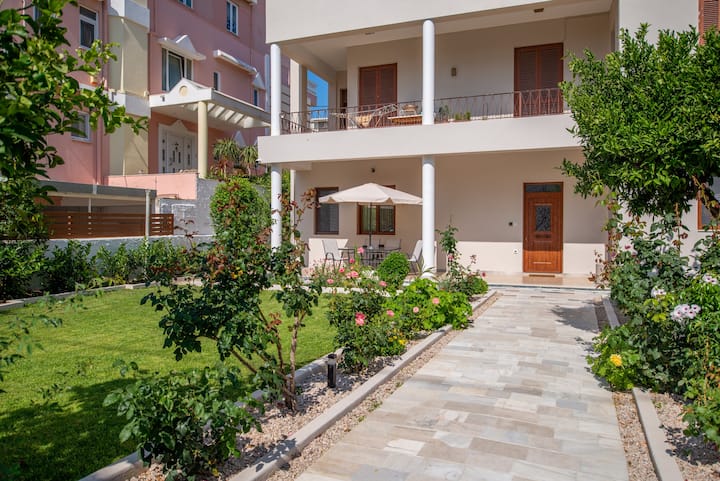 Monte Smith Luxury Garden Apartment With Parking - Rhodes