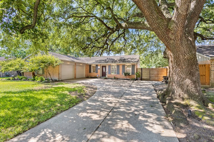 Pet Friendly Westchase Home - Minutes To Galleria - Houston, TX