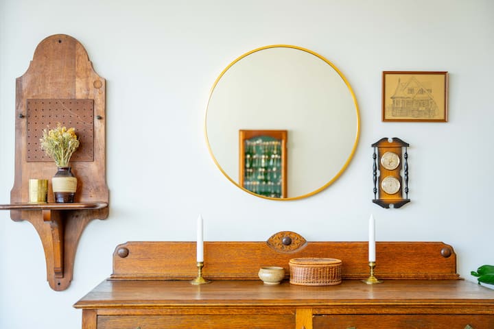 1br Downtown Vintage Suite W/parking, Sunset Views - Victoria