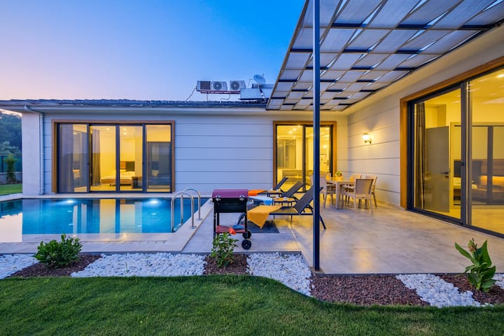 Vi̇lla Ada
'Doğa Ile Komşu Tatil' - Göcek