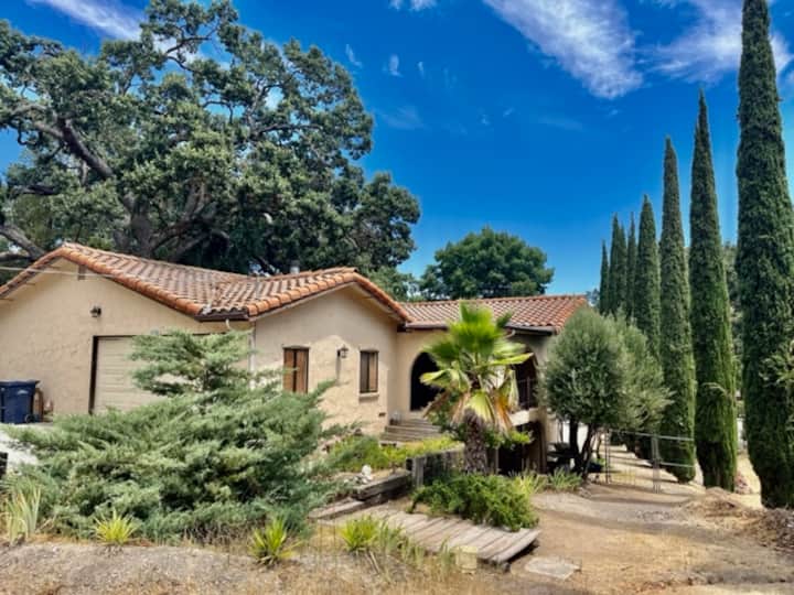 The Old Valley Oak - Atascadero, CA