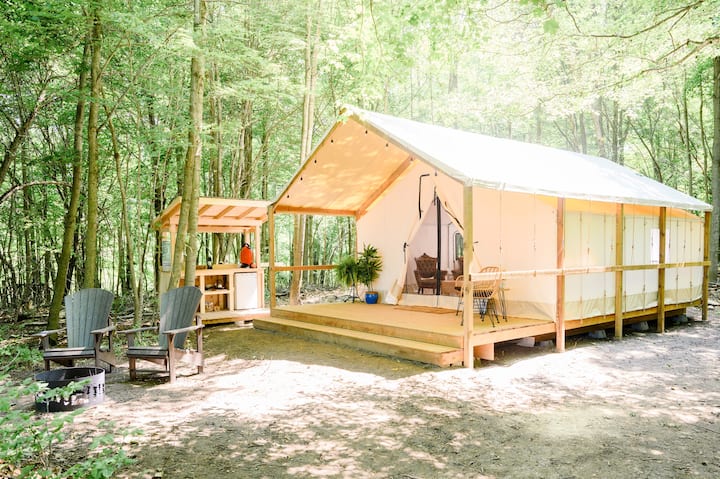 Sunset Safari Tent: Luxury Camping Farm Stay - Ontario