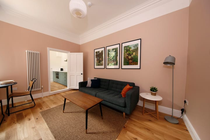 Beautiful Garden Flat In The Heart Of South Cliff - Cayton Bay