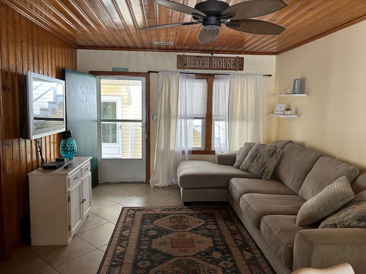 Beachside Hideaway - North Myrtle Beach, SC