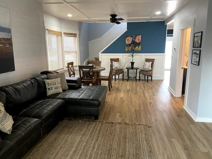 East Okoboji Getaway - Spirit Lake, IA