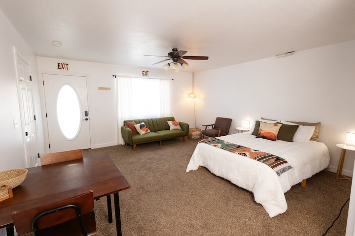Private Entry Studio Suite Near Zion - Hurricane, UT
