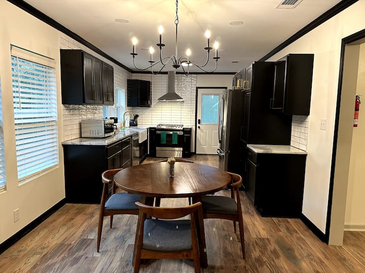 Springhill Bungalow - Mobile, AL