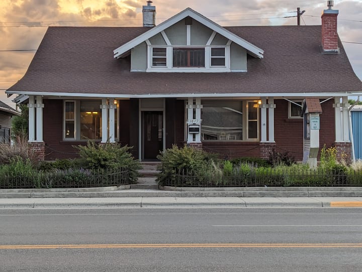 1916 Bungalow Two Blocks From The Civic Center - Butte, MT
