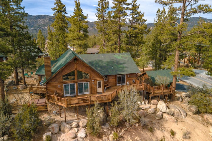 Day Dreamers Retreat W/ Spa, Arcade, Piano, & More - Big Bear Lake, CA