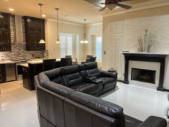 Pool/kingbed/awesome Grill - Pharr, TX