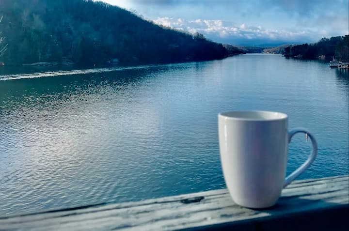 ~Hell Of A View-rumbling Bald Elite Lakeside Condo - Lake Lure, NC