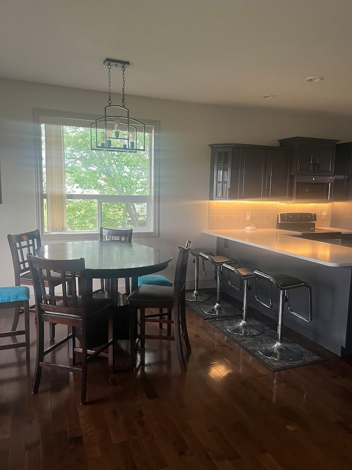 Executive Pet Friendly Home. - Grande Prairie