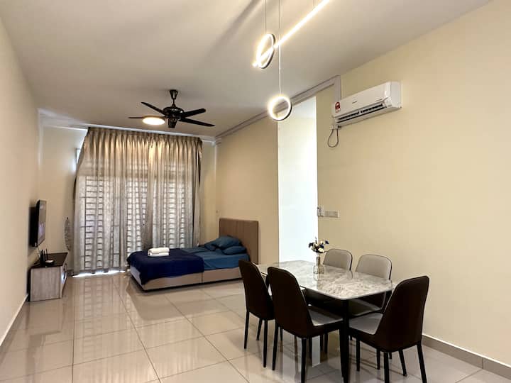 Twin Galaxy 2br @ 6pax | Wi-fi Netflix - Johor Bahru