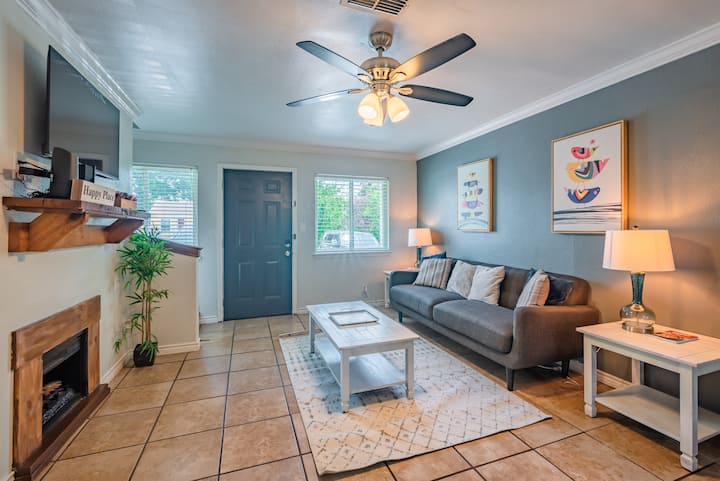 Beautiful Apartment @ Sa Botanical Garden - San Antonio, TX