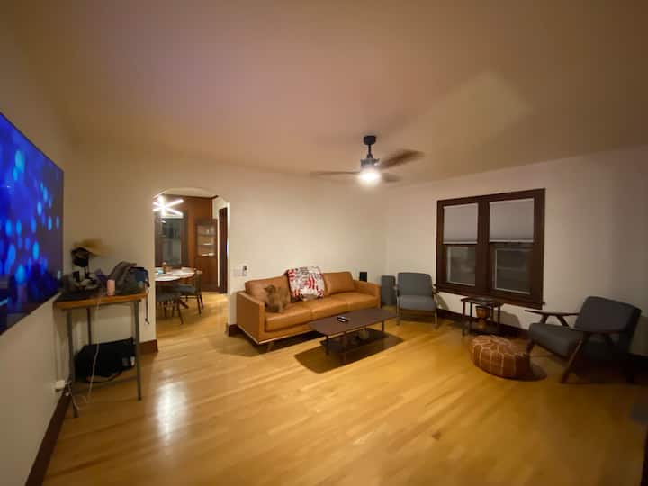 Cozy Lake House On Monona Bay - Madison, WI