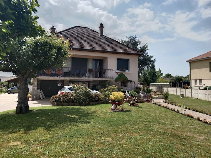 "Maison De Charme" Proche De Toutes Commodités - Vichy