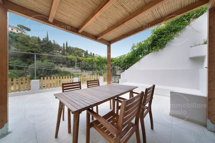 Appartamento Con Spazio Esterno - Albenga