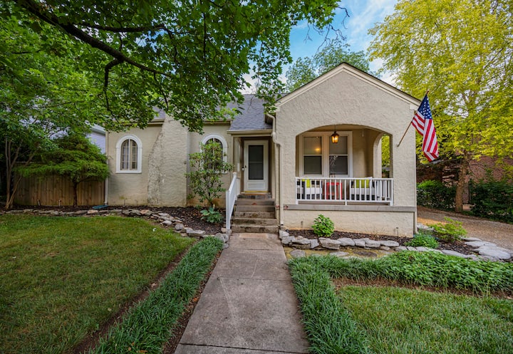 Bungalow On Spring Street - Murfreesboro, TN