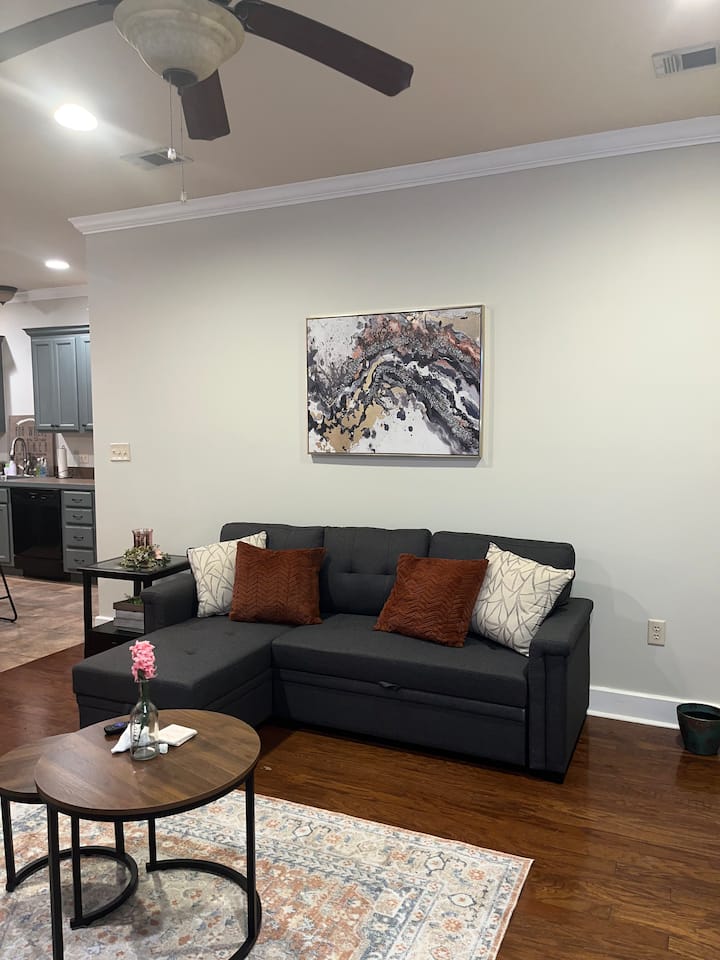 Cozy Modern Stay - Hattiesburg, MS