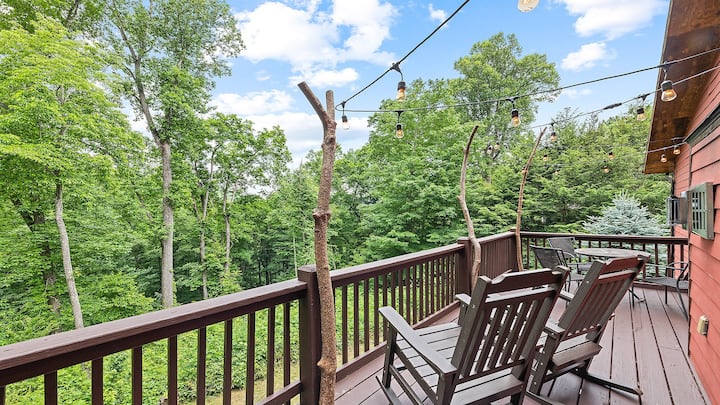 Rustic Mountain Retreat-spacious, Pet-friendly - North Carolina