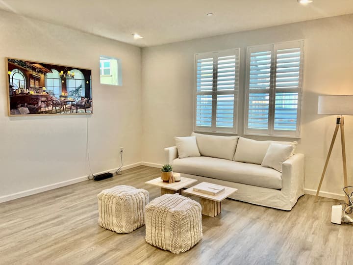 Bright, Cozy Suburban Bedrooms - Pittsburg, CA