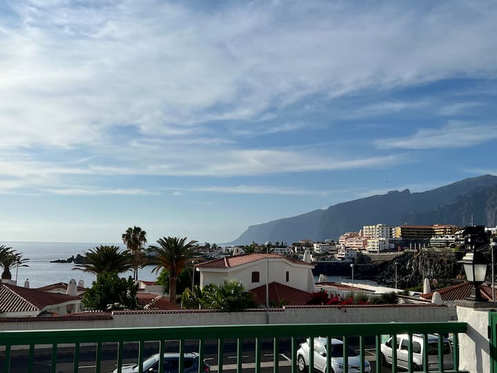 Stunning Views 2bed Appt By The Ocean With Parking - Guía de Isora