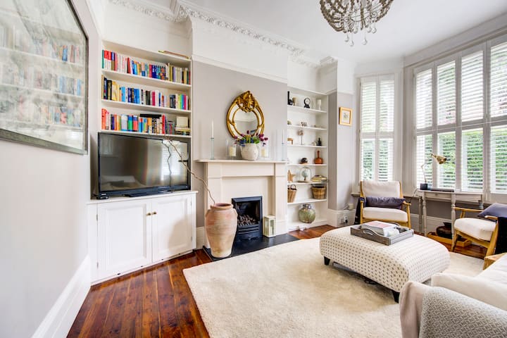 Spacious Home With Garden On Quiet, Leafy Street - Putney - London