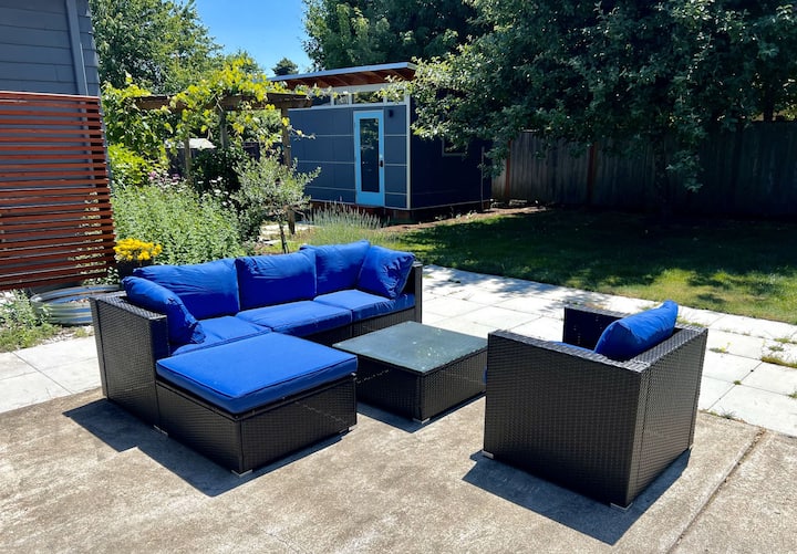 Oasis For 10 + Pawsome Backyard! +Yoga Studio! - Beaverton, OR