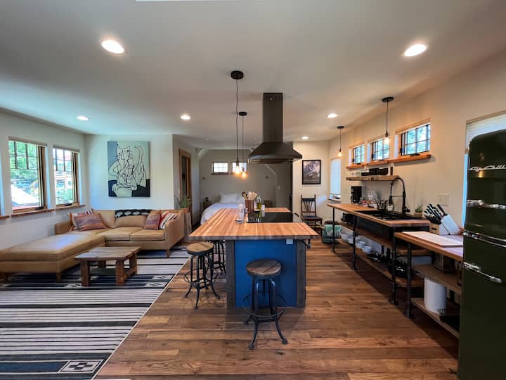 Craftsman Style Retreat In Bend River West - Bend, OR