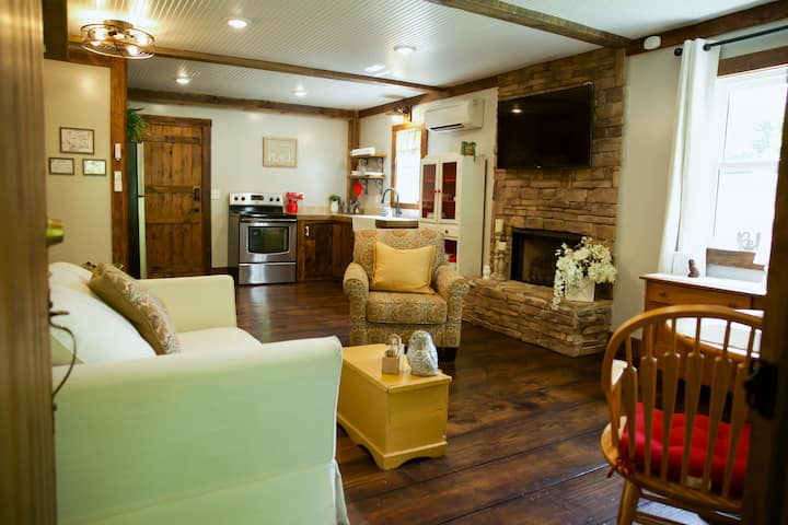 Relaxing 1/1 River Cottage Entire Unit W/parking - Blairsville, GA