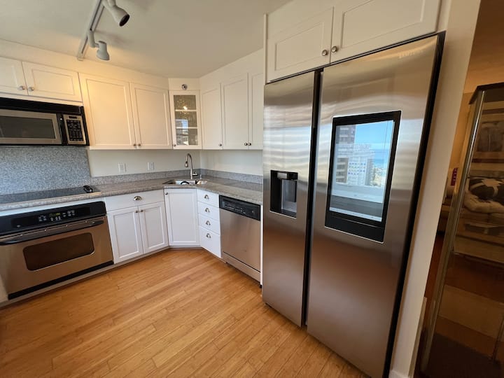 Ocean And City View! 2 Bd Condo W/ Ac & Parking - 檀香山