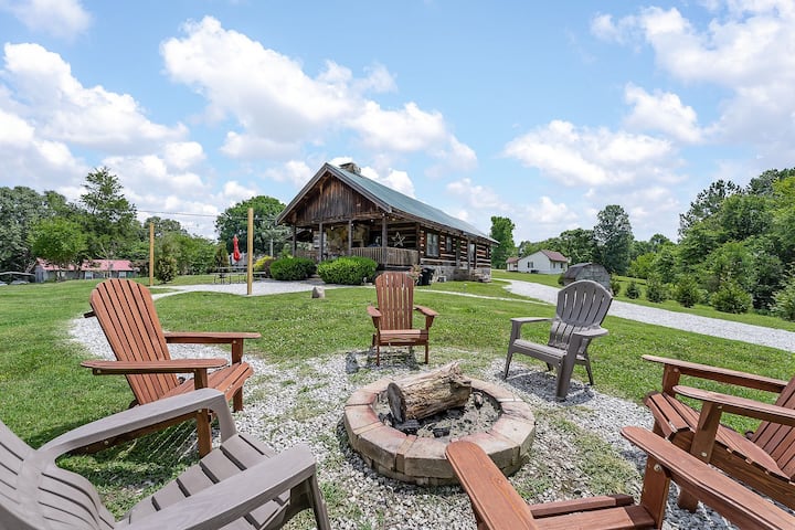 Rustic Cabin, Dock, Hot Tub, Firepit, Kayaks - Lynchburg, TN