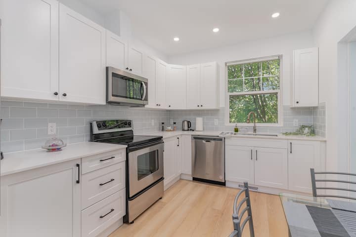 Brand New Apartment In Hamilton! - 해밀턴