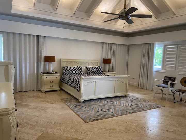 Casaindr | Boman |Casa De Campo - La Romana