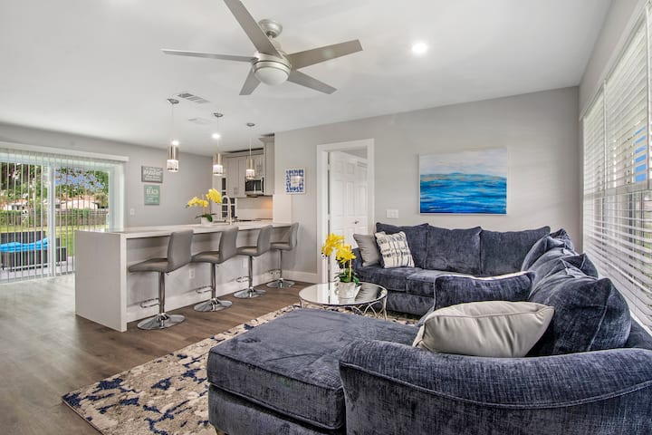 Modern Getaway Near The Beach With Room For A Boat - Riviera Beach