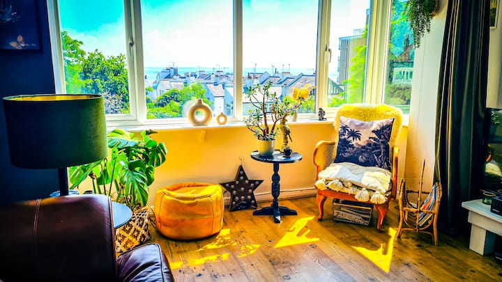 Spacious Leigh-on-sea Property With Sea Views - Southend-on-Sea