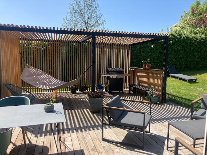 Hus Med Terrasse Og Lukket Have - Dänemark