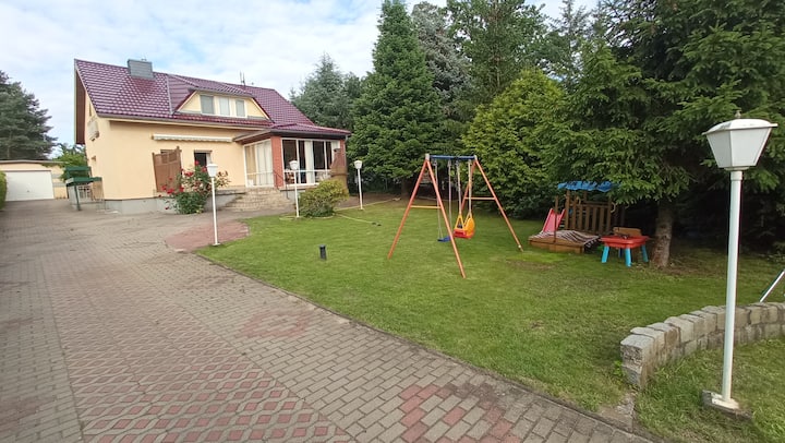 Modernes, Saniertes Haus Im Grünen - Oranienburg