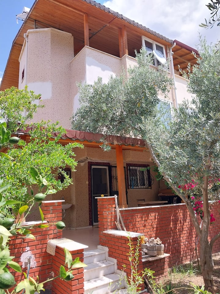 Denize 500mt Mesafede 3+1 Yazlık - Akbük