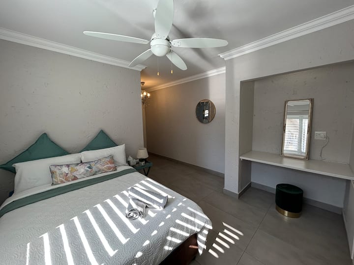 Beautiful Flatlet With En-suite - Sandton