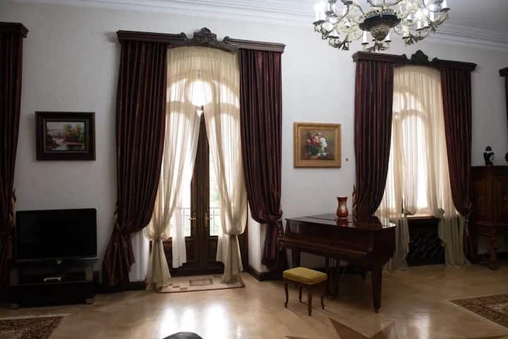 The Royal House In The Heart Of Tbilisi - Tbiliszi