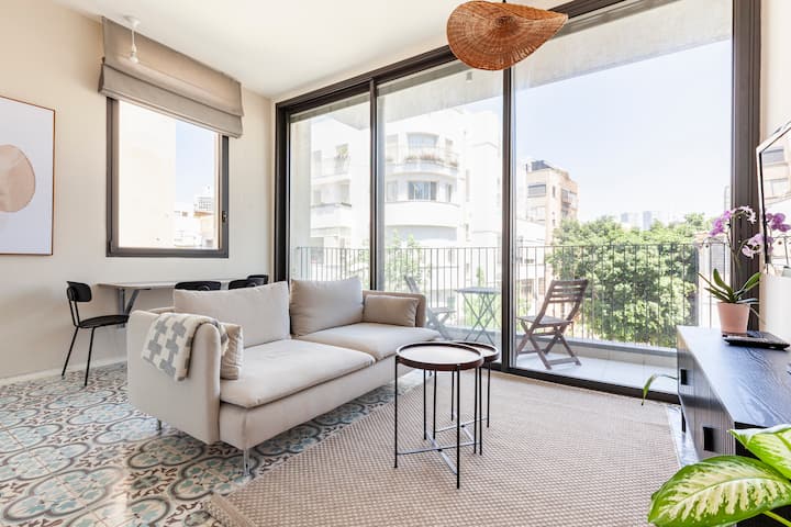 Amazing Balcony Apt Near Bialik Square - Tel Aviv-Yafo