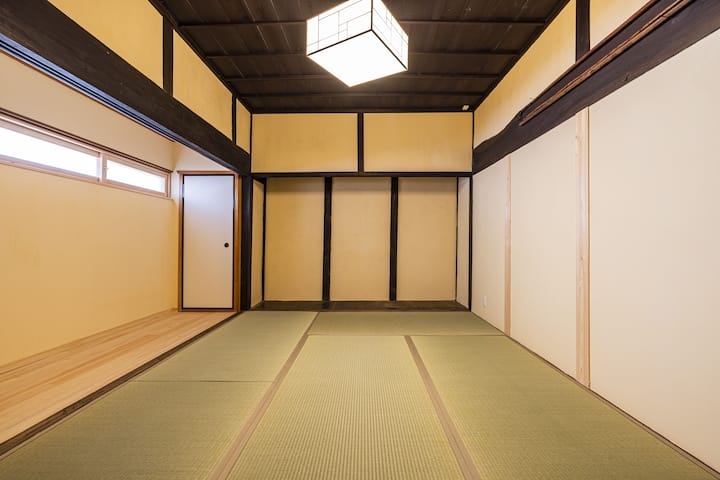 丹波篠山の築100年の古民家をリノベーションした宿 - Tamba-Sasayama