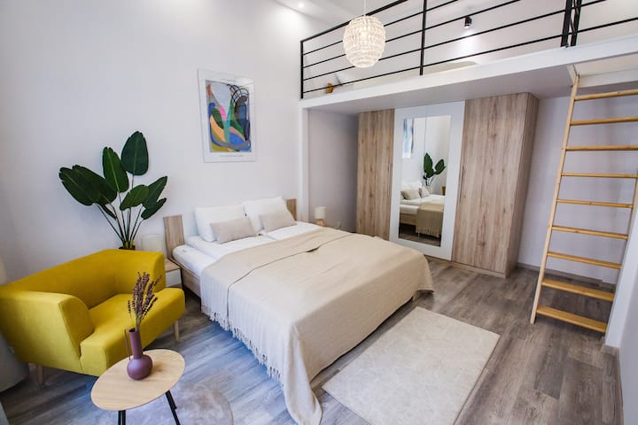 City Centre Studio | Ac | King Bed | Full Kitchen - Budapeszt
